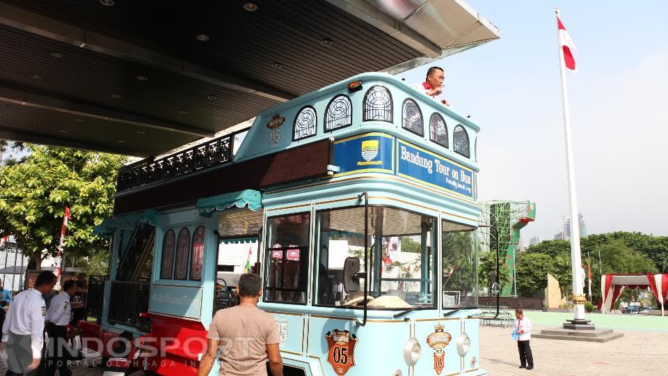 (GALERI) Inilah Penampakan Bus Arak-Arakan Tontowi/Liliyana - INDOSPORT