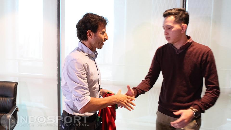 Pelatih Timnas Indonesia Wajib Pakai Jas, Ini Penjelasan PSSI - INDOSPORT