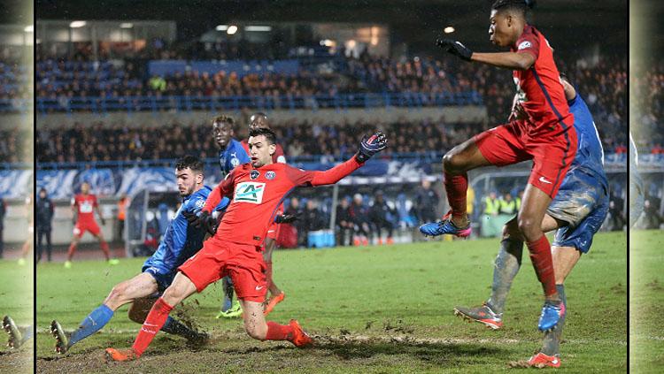 (VIDEO) Lapangan Becek, Pemain Bintang PSG Ngambek - INDOSPORT