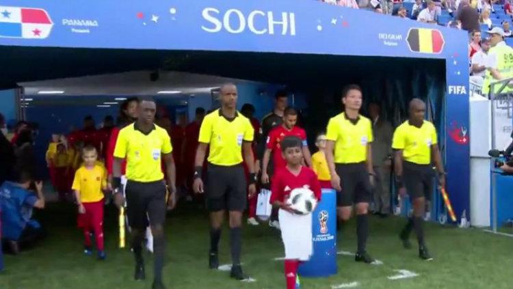Bocah 10 Tahun Pecahkan Rekor di Laga Piala Dunia 2018 - INDOSPORT Bocah 10 Tahun Pecahkan Rekor di Laga Piala Dunia 2018 - INDOSPORT