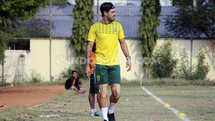 Khawatir Virus Corona, Aryn Williams Lakukan Hal Ini untuk Keluarga ...