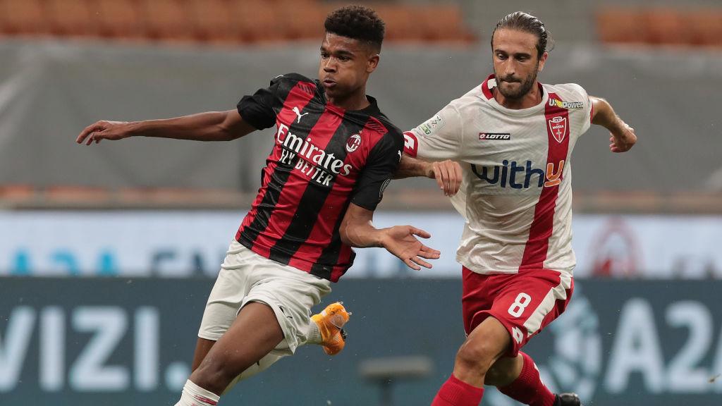 Hilang 2 Pekan AC Milan Cemaskan Emil Roback Titipan Zlatan Ibrahimovic ...