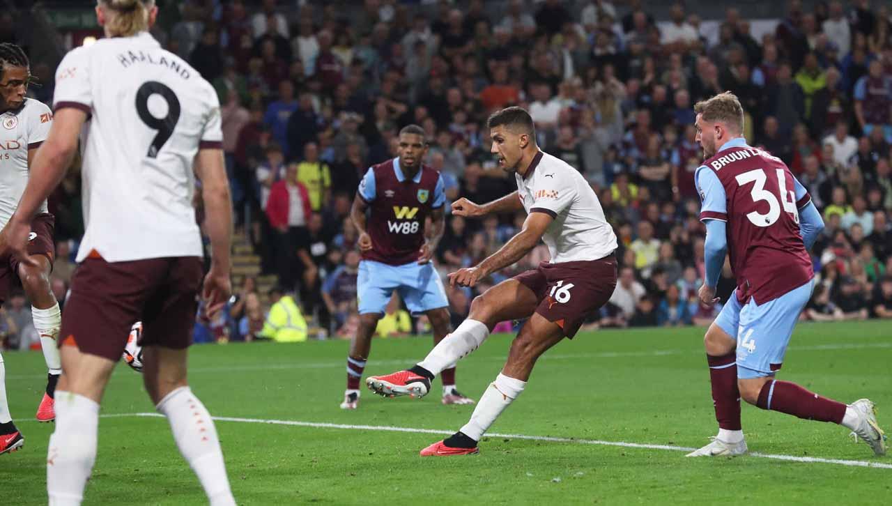 3 Bintang Man City Label Tsunami Trofi yang Bisa Digaet MU Andai ...