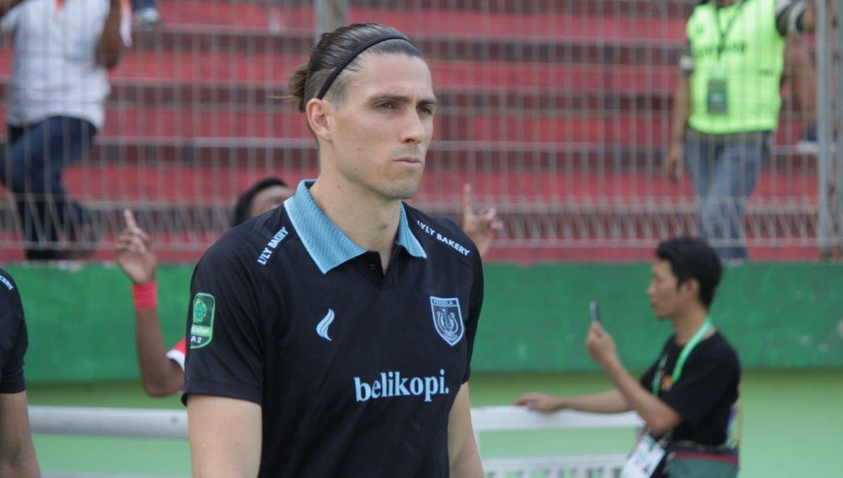 Jawaban Tegas Pemain Persela Jonny Campbell Soal Dinaturalisasi Kamboja ...