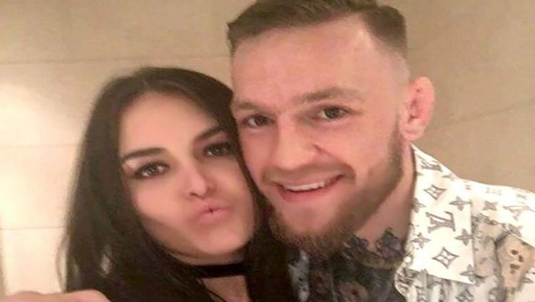 Sebelum Lamar Dee Devlin, Conor McGregor Sempat Kepergok Selingkuh ...