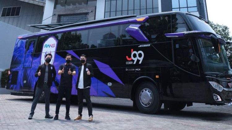 Dukung Olahraga, Crazy Rich Malang Berikan Bus untuk Rans Cilegon FC ...